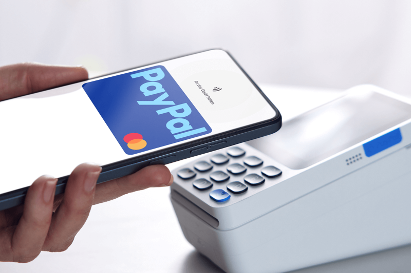 Banks scramble after PayPal payment glitch sends billions