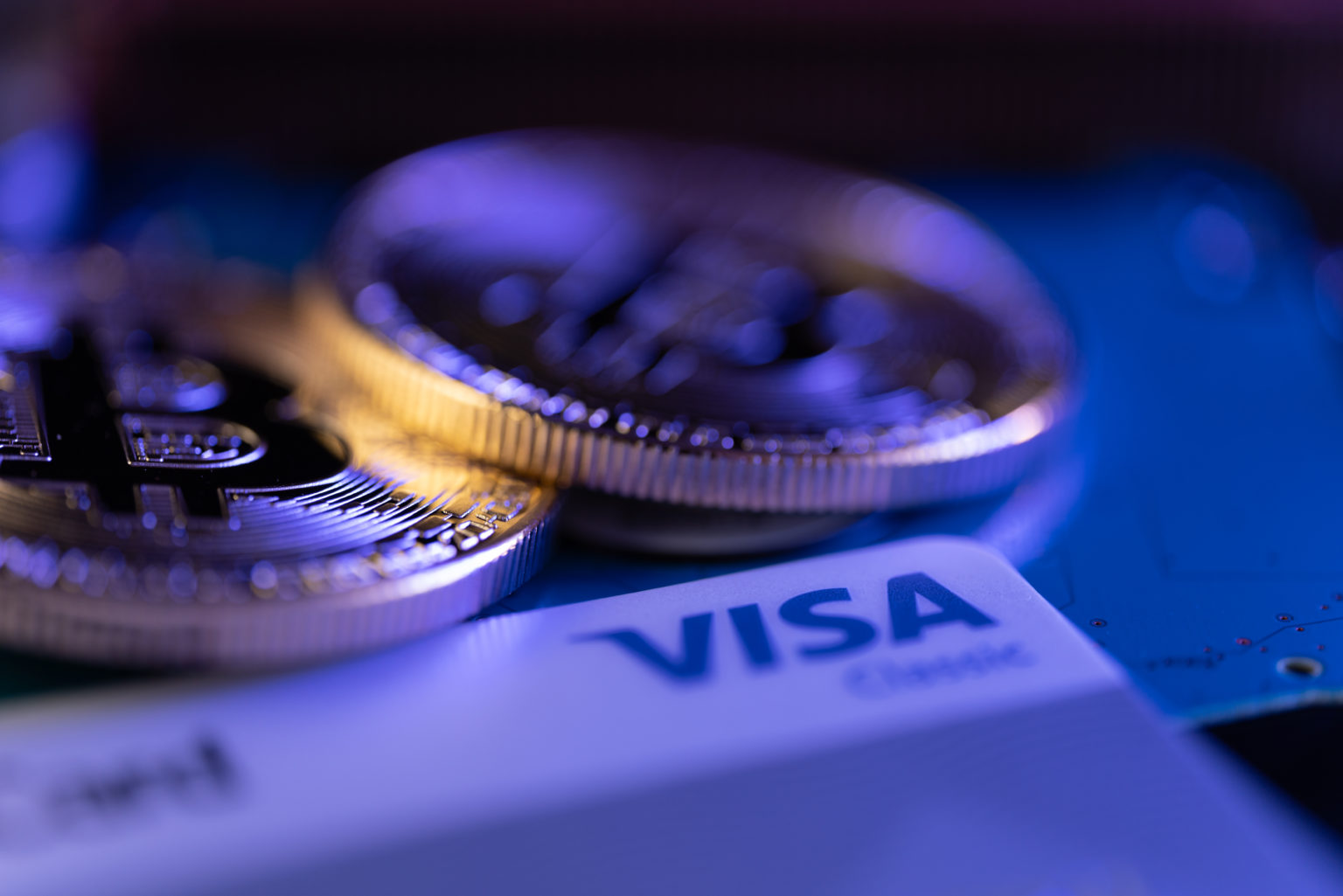 Stablecoin cards push Visa deeper into on-chain settlement